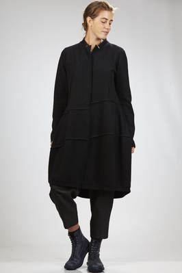 YUKAI - Coat In Light Surplice Wool Cloth With External Ribs :: Ivo Milan